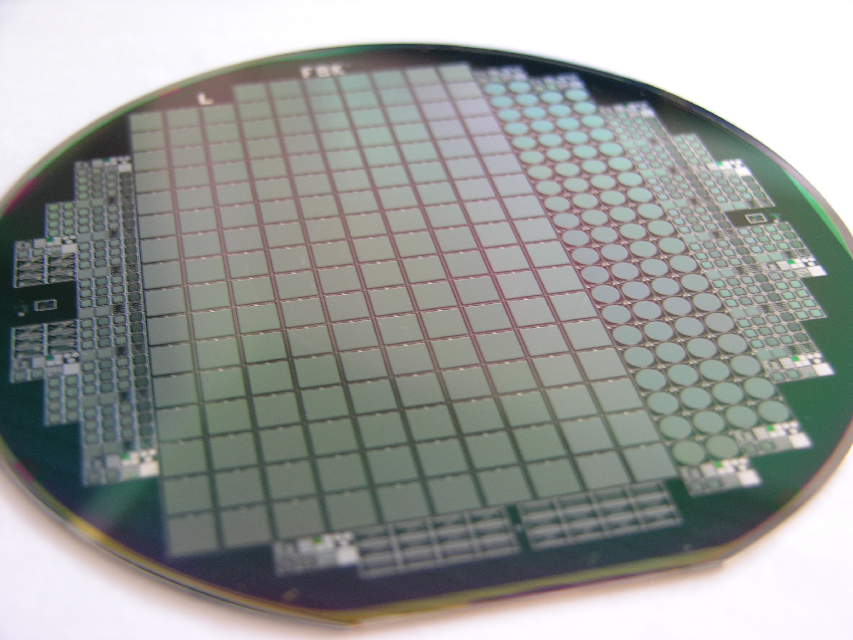 sensors_silicon_wafer - FBK